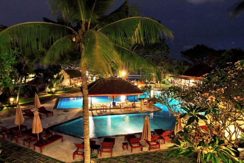 Hotel Puri Saron, Bali Seminyak - 1 053 EUR Invia