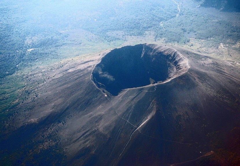 Výlet okolo krátera vulkánu Vezuv | Blog Invia.sk